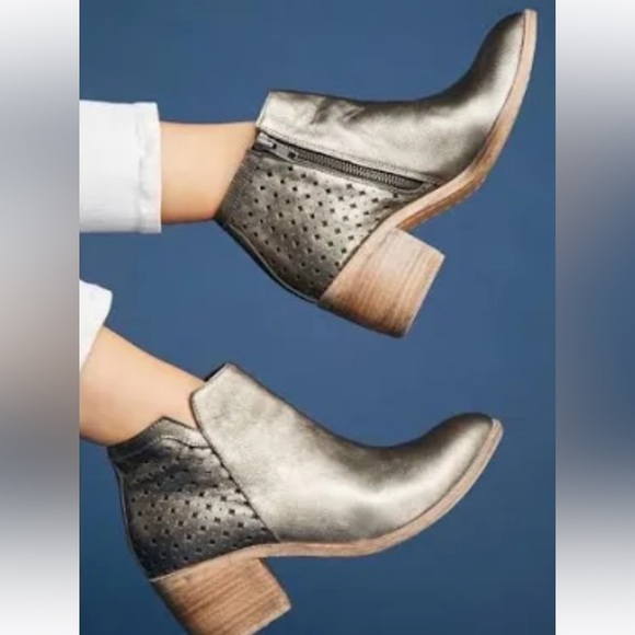 Silent D | Shoes | Silent D Leather Burnished Gold Booties Sz 4 95 1 Us ...